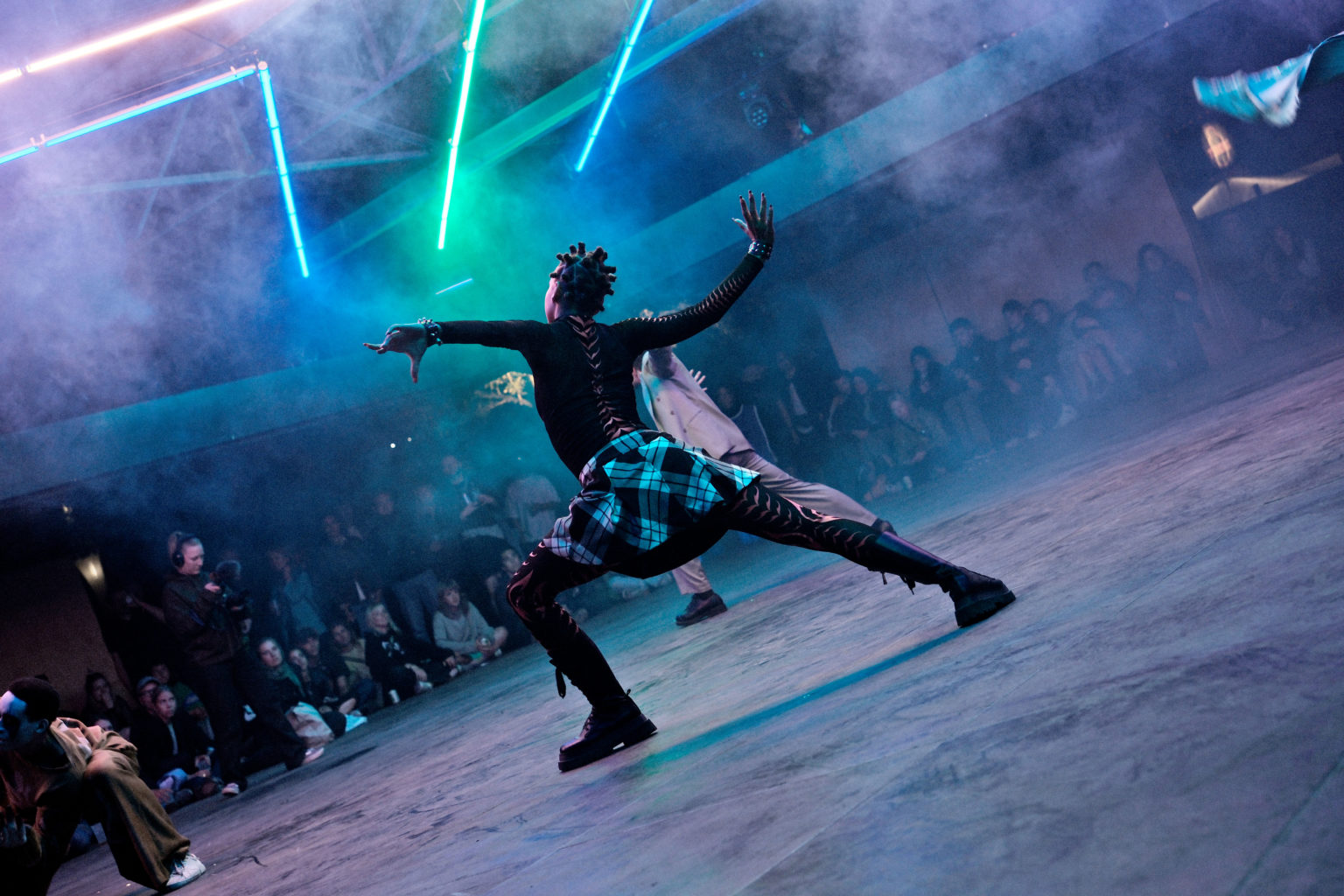 “Euphoric” - DARK, HAPPY, to the CORE by Marikiscrycrycry - dance art ...